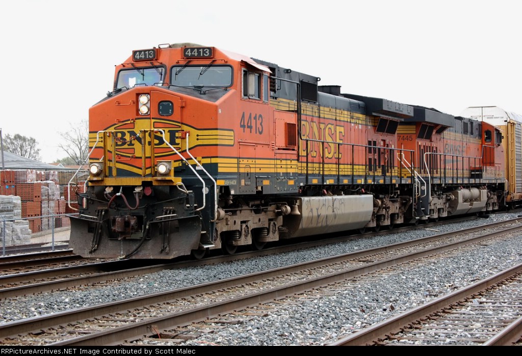 BNSF 4413 & 7445